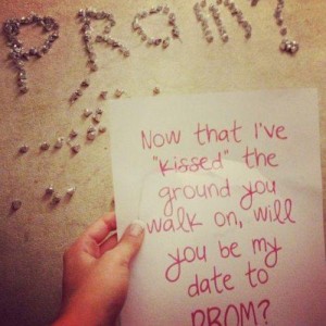 The Top 15 Funniest Prom Proposals - Dose of Funny