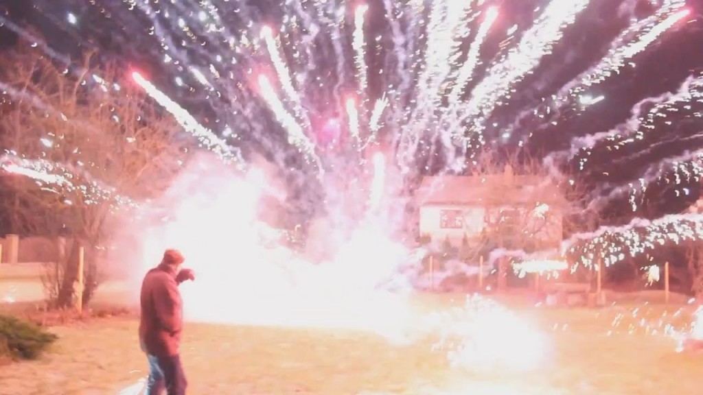 Hilarious 4th of July Fireworks Fails - Dose of Funny